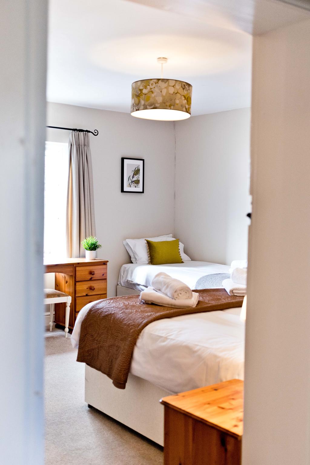 The Farmhouse - Knockerdown Cottages